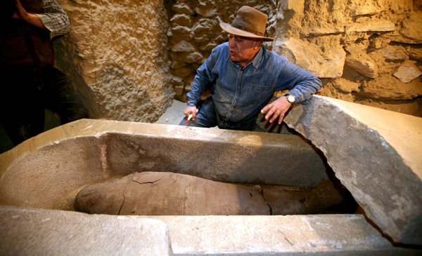 «féretro» y «sarcófago» no son lo mismo | Fundéu