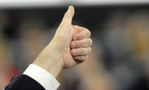 «consensúa», con tilde, no «consensua» | FundéuRAEFundéuRAE