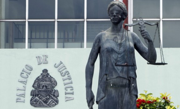 de iure y de jure, en cursiva | FundéuRAE