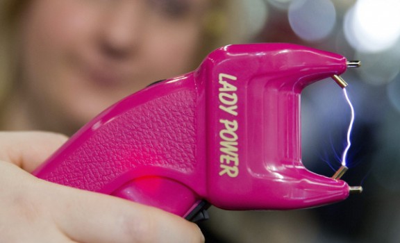 «electrochoque», mejor que «electroshock» | FundéuRAEFundéuRAE