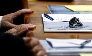 «ampliar» o «prorrogar» un plazo, mejor que «extenderlo» | FundéuRAE