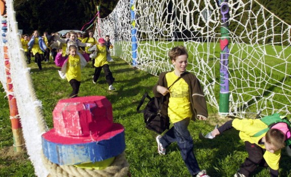 «yincana» o «gincana», mejor que «gymkhana» | FundéuRAE