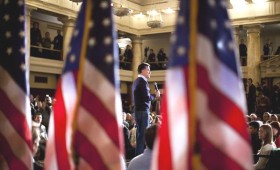 «caucus» es invariable en plural: «caucus», no los «caucuses ...