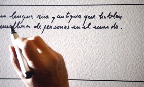 «informe caligráfico», no «informe calígrafo» | FundéuRAEFundéuRAE