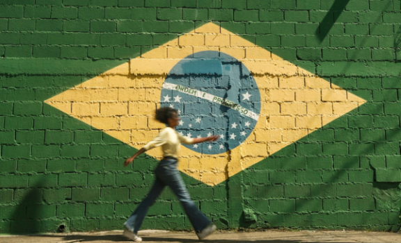 «brasileño» o «brasilero», no «brasileiro» | FundéuRAE