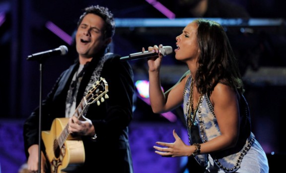 colaboración, alternativa a featuring | FundéuRAE