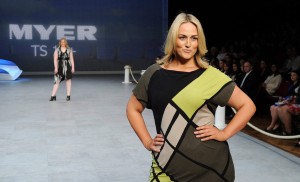 «con curvas» o «curvi», alternativas a «curvy» | FundéuRAE