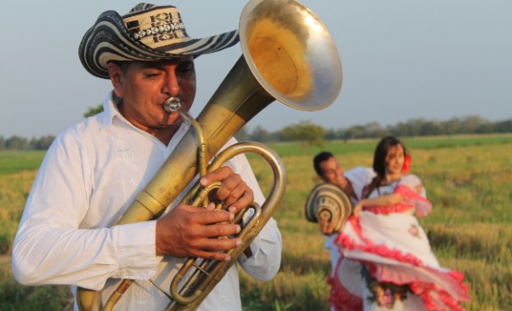 «porro» es un baile colombiano | FundéuRAE