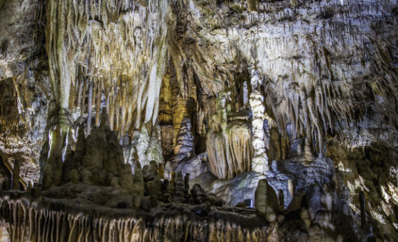 «datar de», mejor que «datar desde» | FundéuRAE