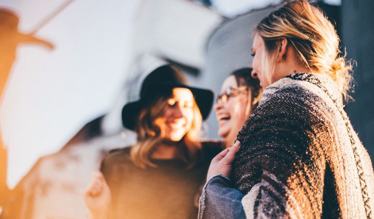 Encuesta: ¿«Extrovertido» o «extravertido»? | FundéuRAEFundéuRAE