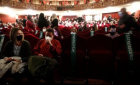 cumplir con | FundéuRAEFundéuRAE