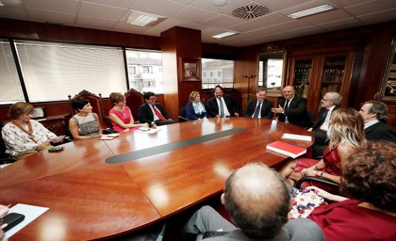 «reunión inicial» o «primera reunión», mejor que «kick-off meeting ...
