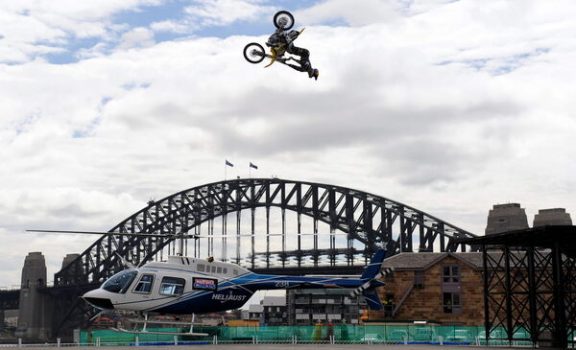 «un giro de 180°», no «de 360°», es un cambio radical | FundéuRAE