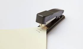 Encuesta: ¿«grapadora», «engrapadora» o «engrampadora»? | FundéuRAE