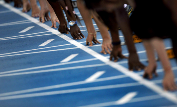 «disponerse a hacer», no «disponerse hacer» | FundéuRAE